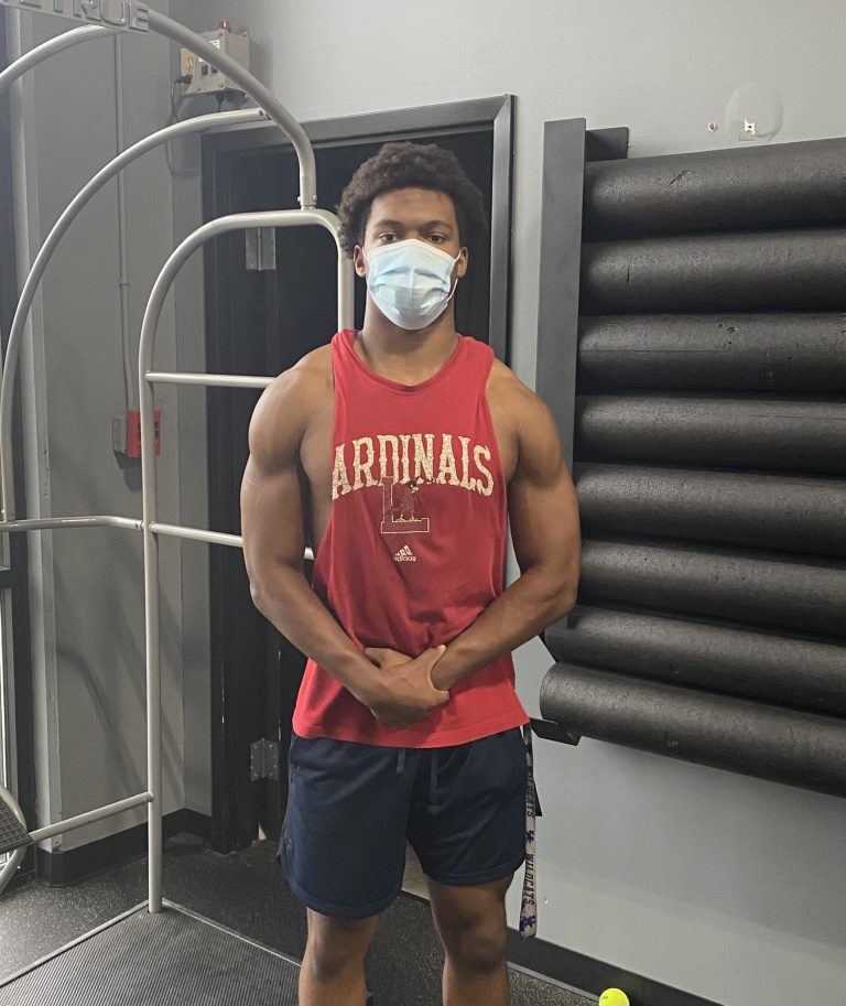 @TravonMoore_20 from @eaglesfb pledges to the Panthers. @HanoverFTBL ...